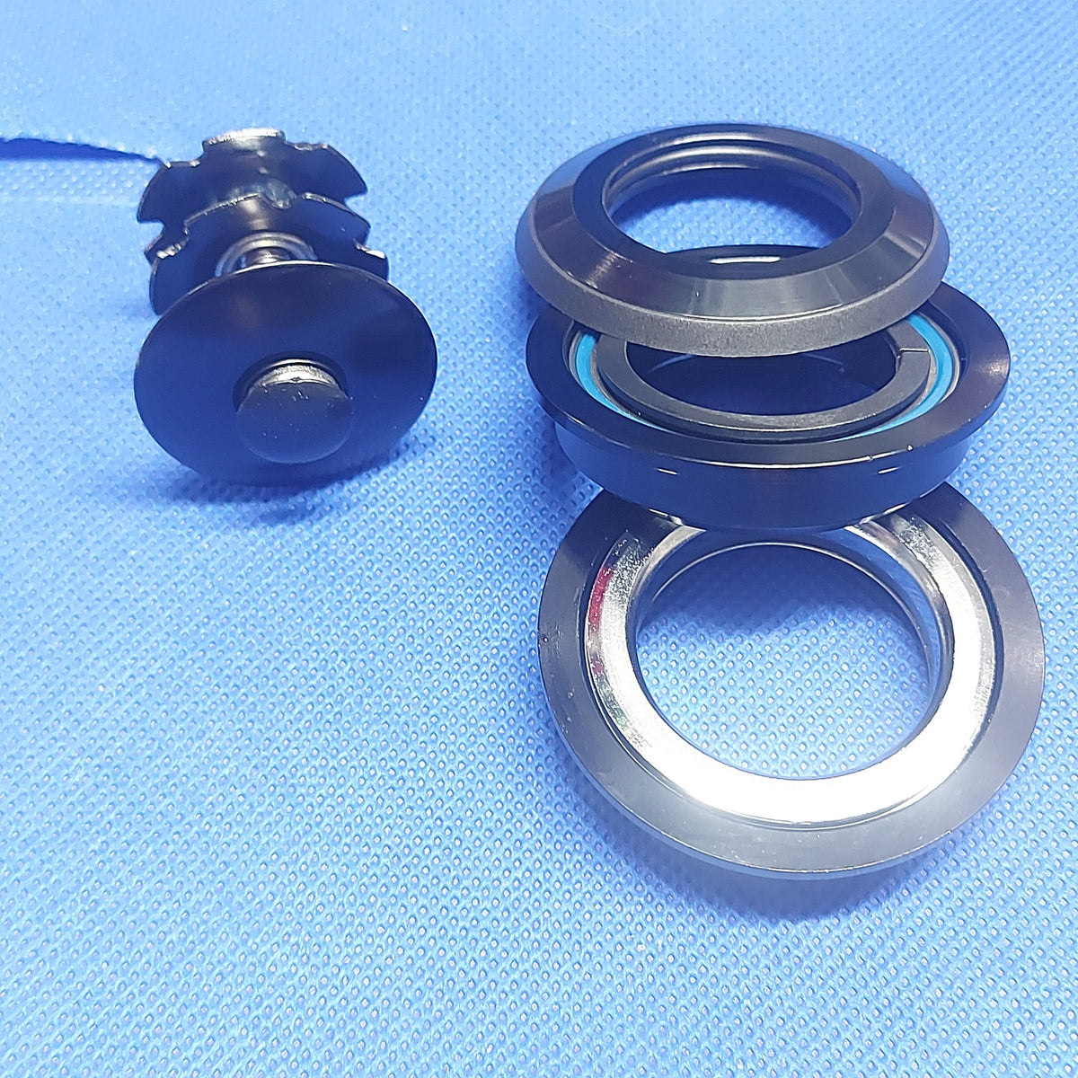 Oxford Semi Integrated Threadless Headset 1-1/8" Black HS553 – PioraBikes