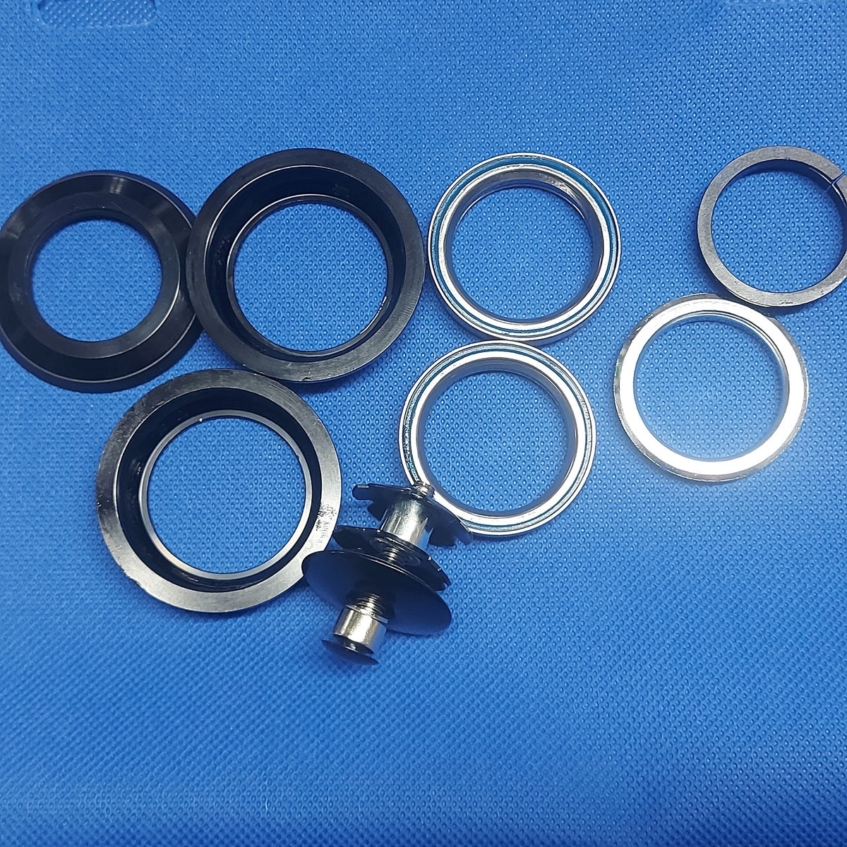 Oxford Semi Integrated Threadless Headset 1-1/8" Black HS553 – PioraBikes